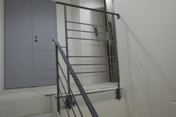 建築金物 - 株式会社 丸昇